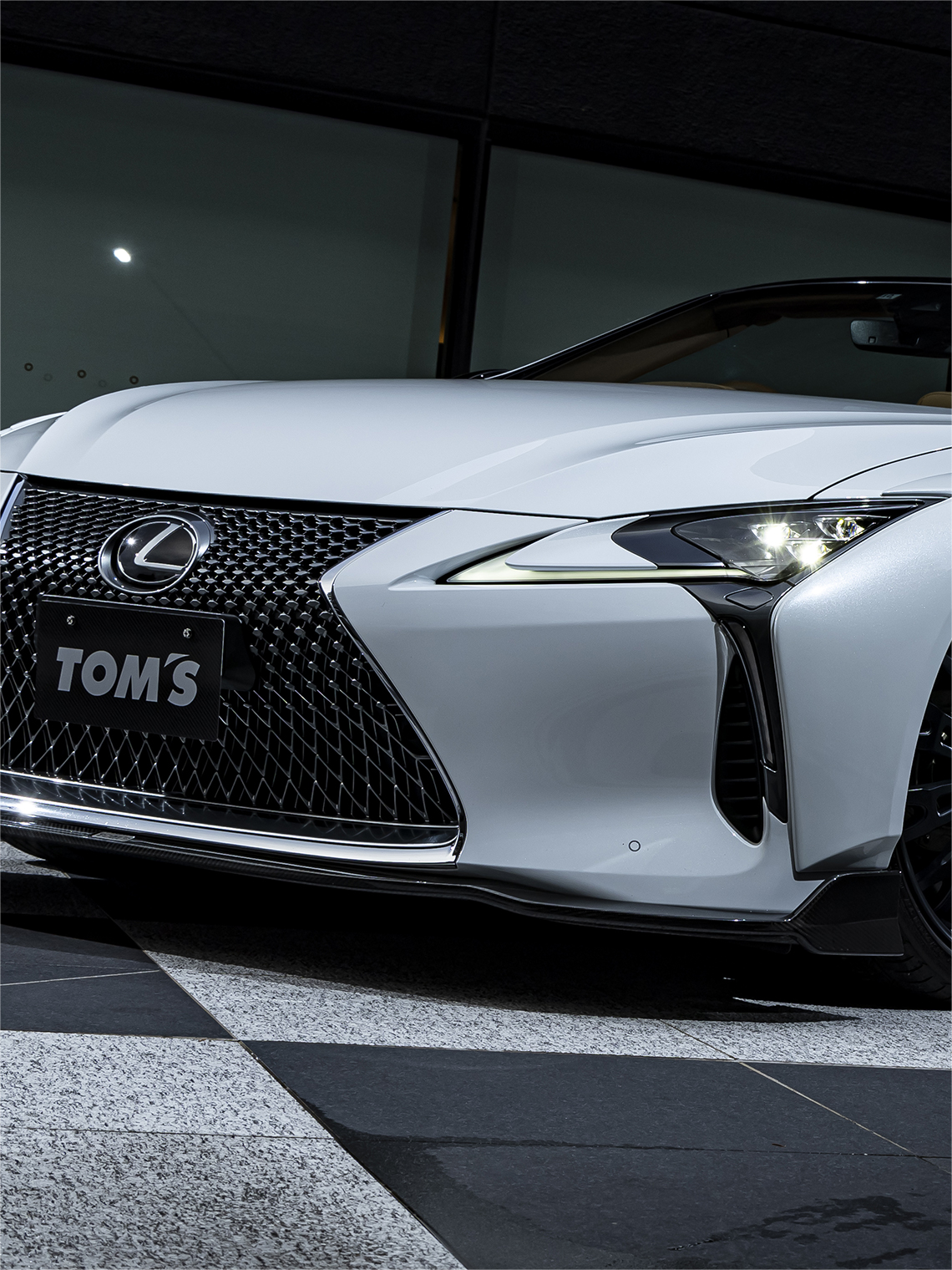 TOM'S COMPLETE CAR | TOM'S