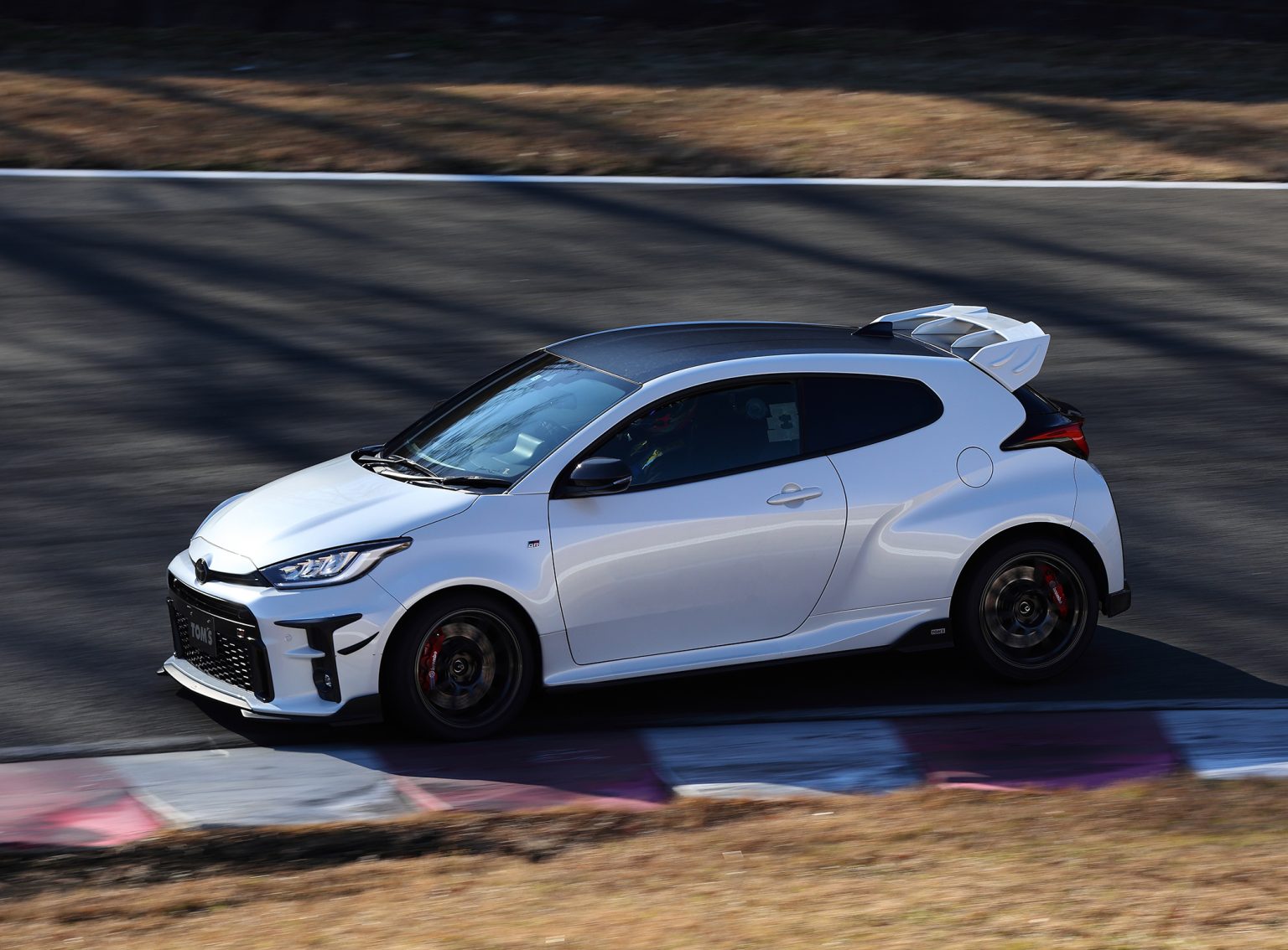 TOM'S GR YARIS - TOM'S